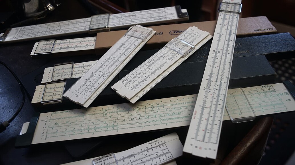 How to use a Slide Rule - Hardware - Retro Computing